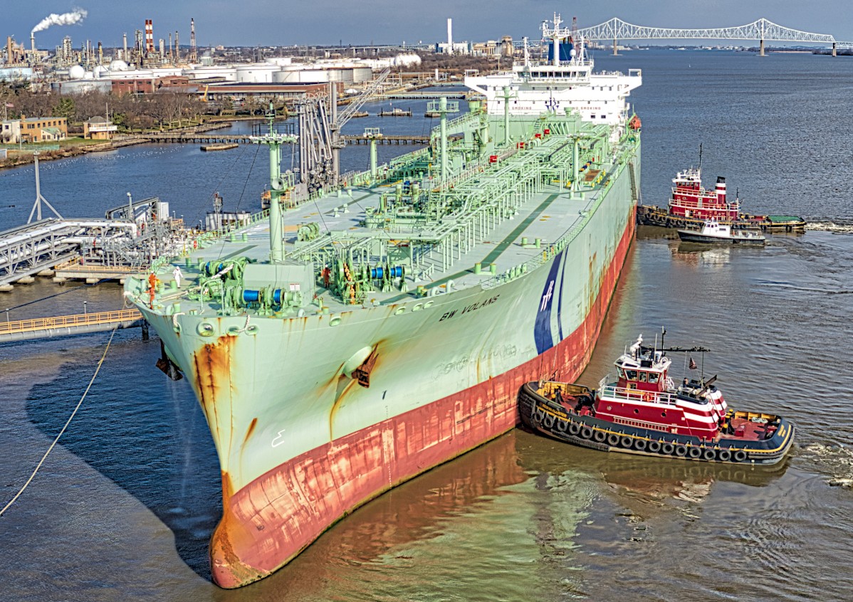 Tugboats - Preventing Ship Allisions of Bridges - NewUnivStudies.org